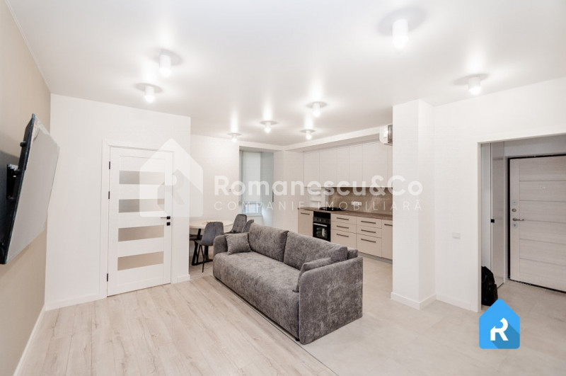 Apartament cu 2 camere și living cu reparație. Ideal Construct, bloc nou. - case