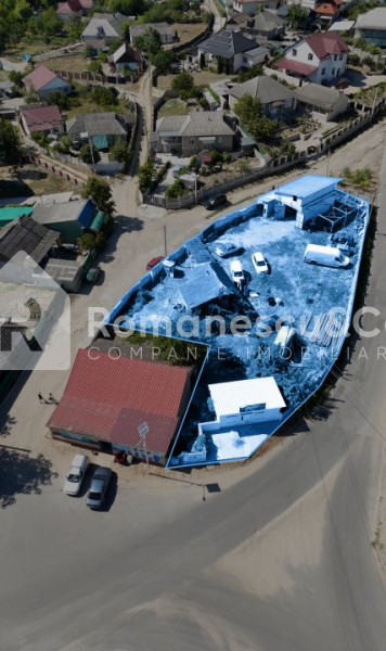 Teren pentru construcție în centrul satului Sireți, str. Alexandru cel ...